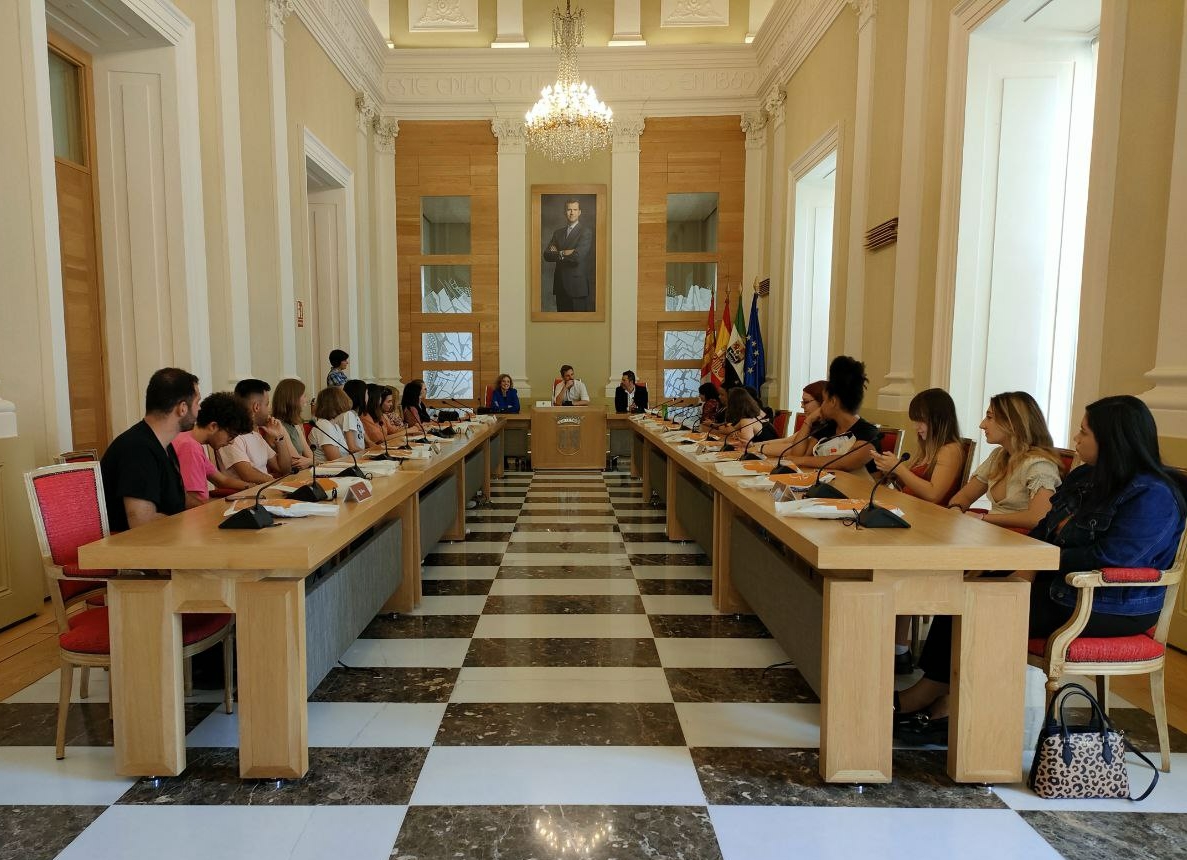 El concejal de Turismo Jorge Villar recibe a los estudiantes Erasmus en ...